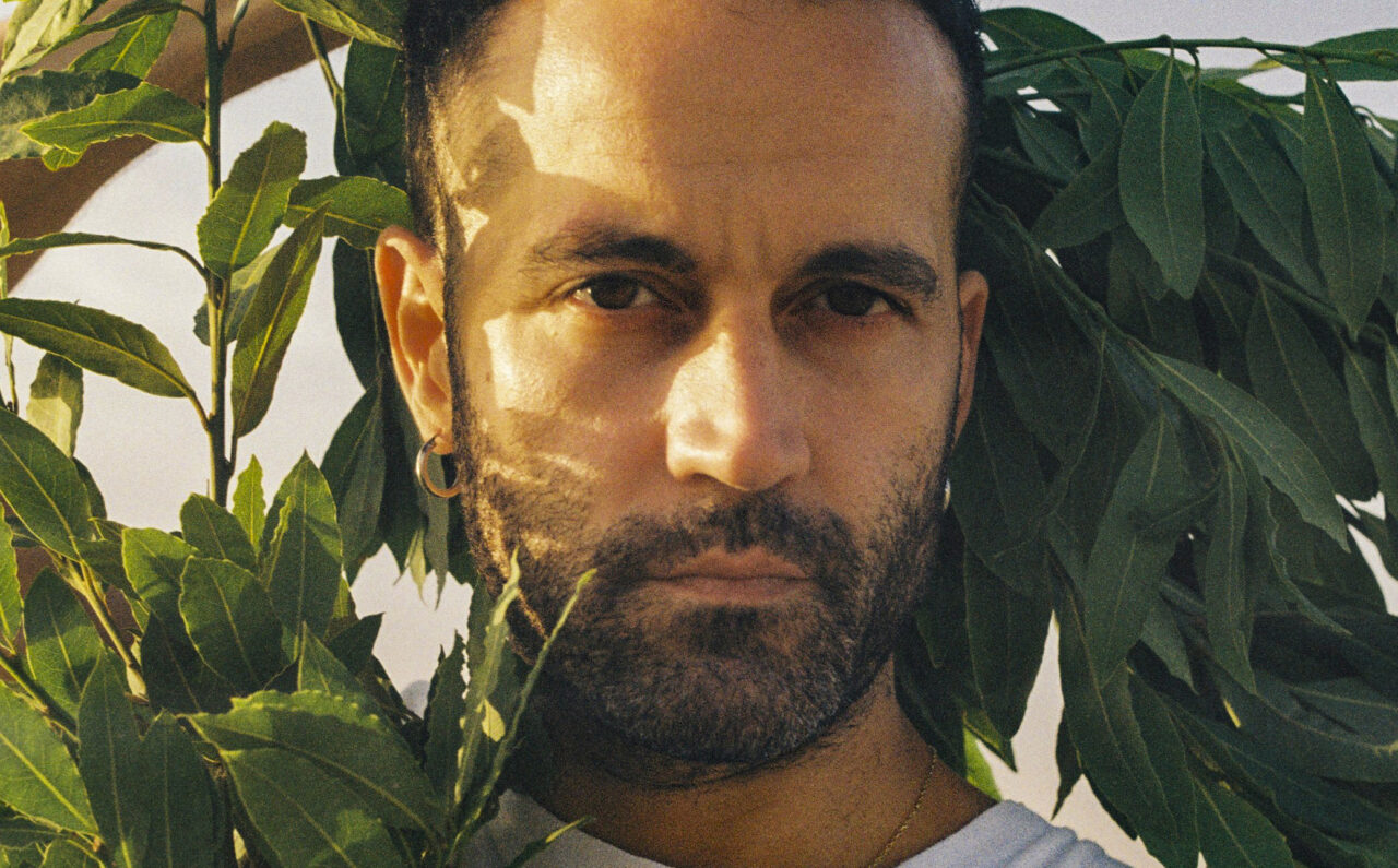 ‍Algora y Valdivia juntos en 'Podium', su nuevo videoclip - El Genio ...